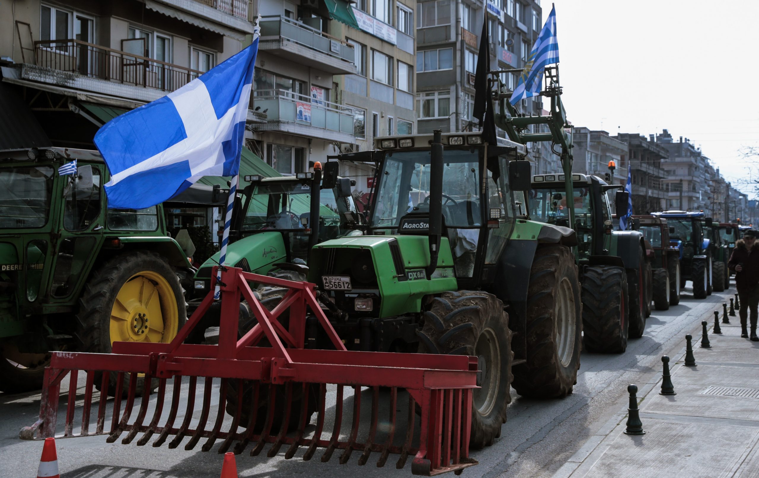 Διαμαρτυρία αγροτών στην πόλη της Δράμας (φωτό) - ΚΑΡΦΙΤΣΑ