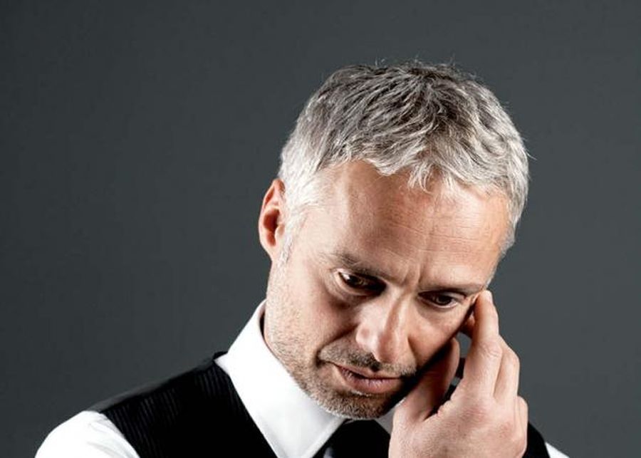 Αντώνης Φραγκάκης: Ο πατέρας μου με έλεγε «αρσενική πόρνη» - ΚΑΡΦΙΤΣΑ