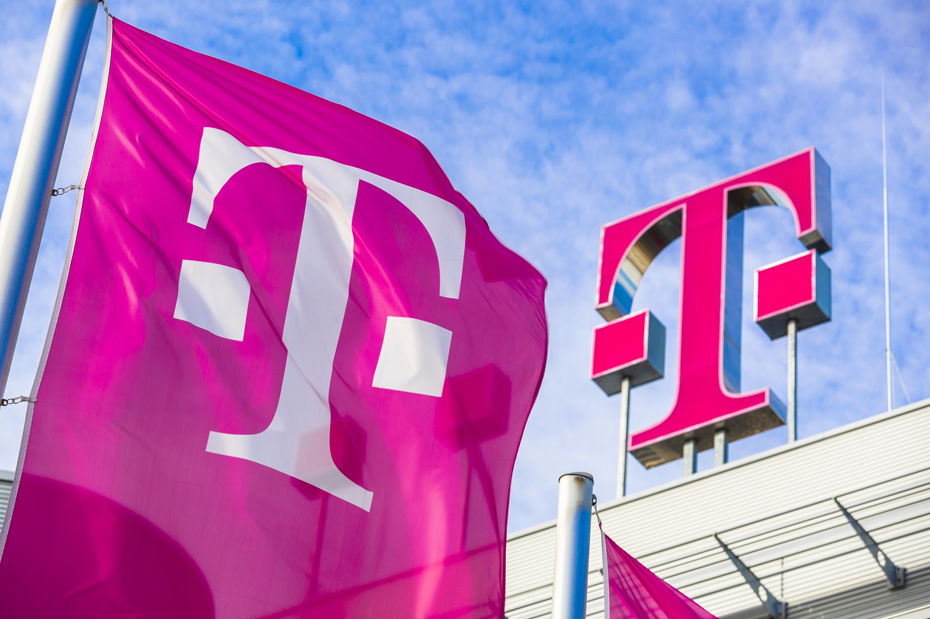 Νέα μεγάλη επένδυση της Deutsche Telekom στην Ελλάδα: Κέντρο ...