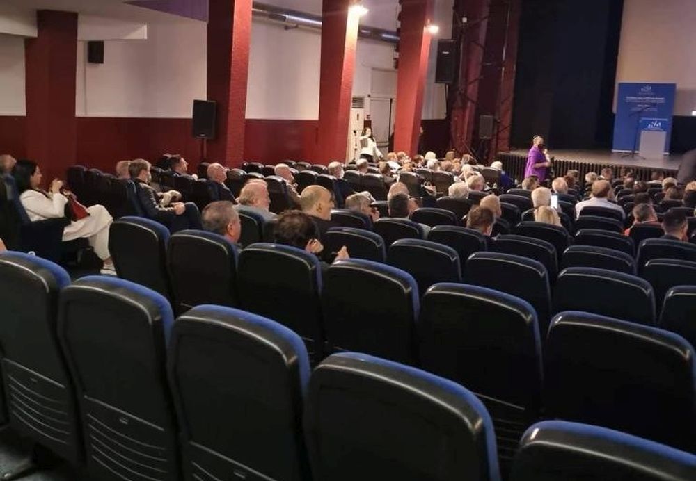 Τρεις και ο κούκος σε συγκέντρωση του Στέλιου Πέτσα - ΚΑΡΦΙΤΣΑ