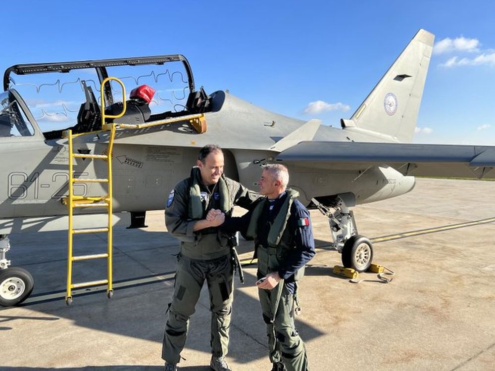 Πέταξε με το νέο μας εκπαιδευτικό Μ-346 ο αρχηγός ΓΕΑ - ΚΑΡΦΙΤΣΑ