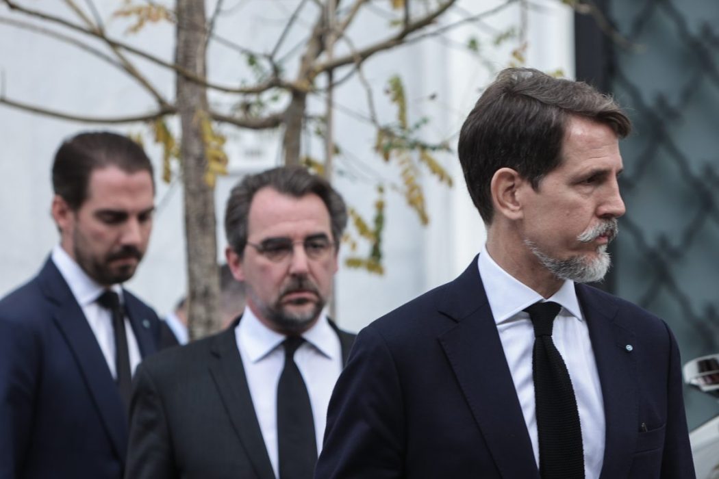 Στο Μαξίμου οι τρεις γιοι του Κωνσταντίνου (ΦΩΤΟ) - ΚΑΡΦΙΤΣΑ