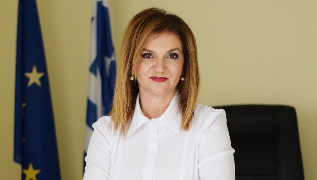 Ποια είναι η Ελένη Μακρή που παίρνει τη θέση του Χειμάρα - ΚΑΡΦΙΤΣΑ