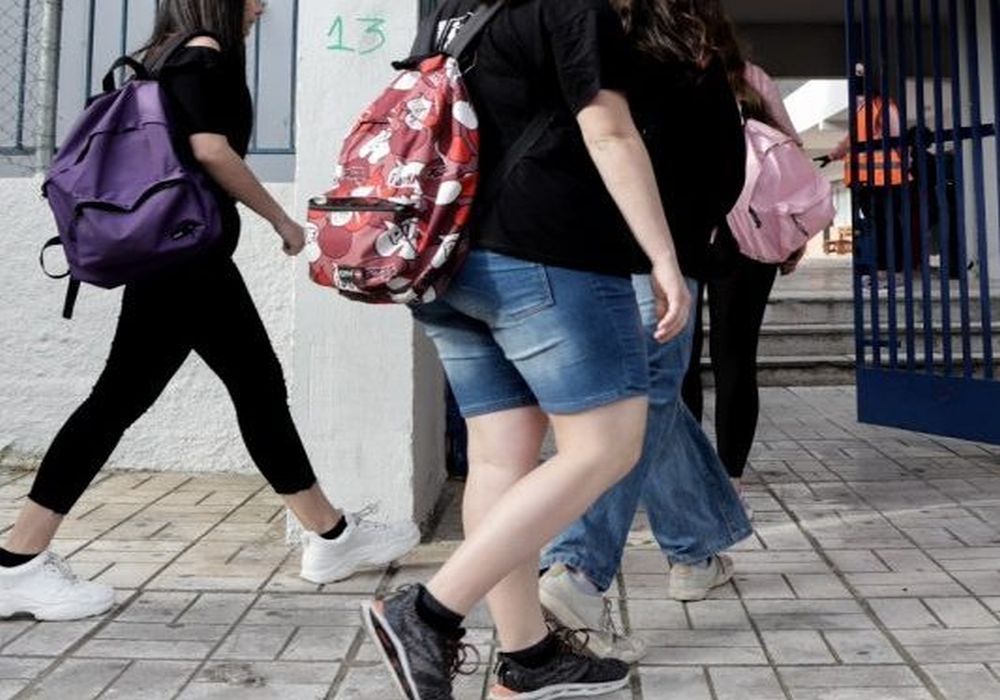 Κρήτη: Μαθήτρια γυμνασίου επιχείρησε να κόψει τις φλέβες της στις ...