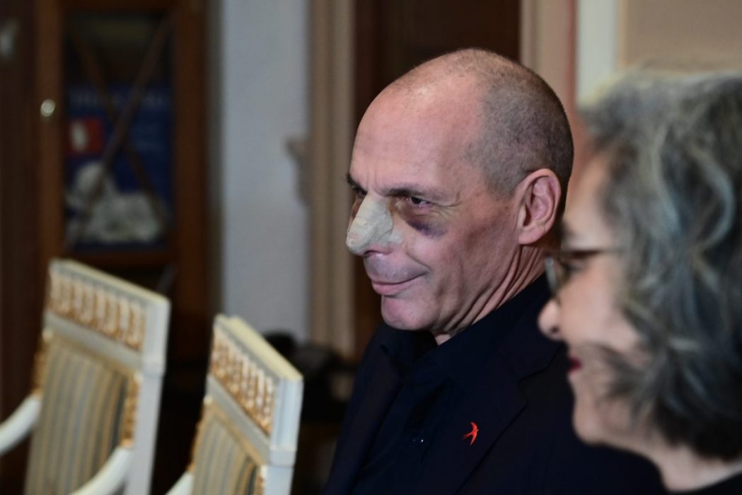 «Πολιτική» και «βία» δεν πάνε μαζί - ΚΑΡΦΙΤΣΑ
