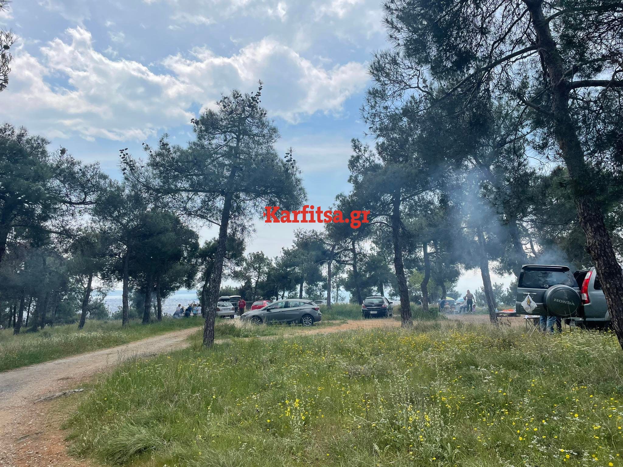 Θεσσαλονίκη: Ψηστήρι υπό… βροχή στο Σειχ Σου (ΦΩΤΟ) - ΚΑΡΦΙΤΣΑ
