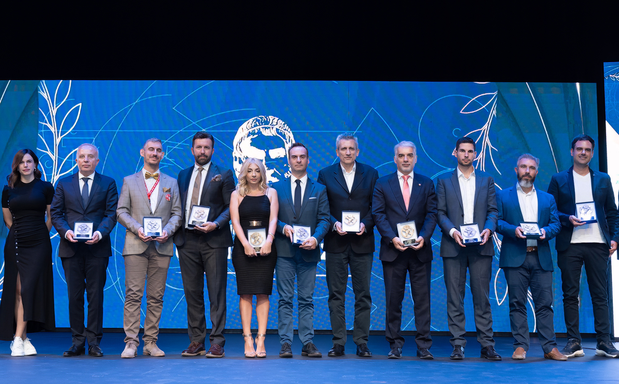 Απονεμήθηκαν τα 5α επιχειρηματικά βραβεία «Θαλής ο Μιλήσιος» - Ωδή στην ...