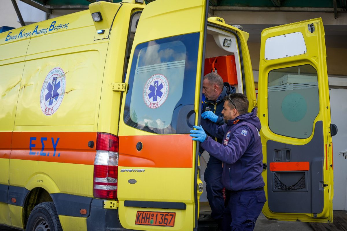 Αγωνία για 14χρονο που κατέρρευσε ενώ έλεγε τα κάλαντα – Υποβλήθηκε σε ...