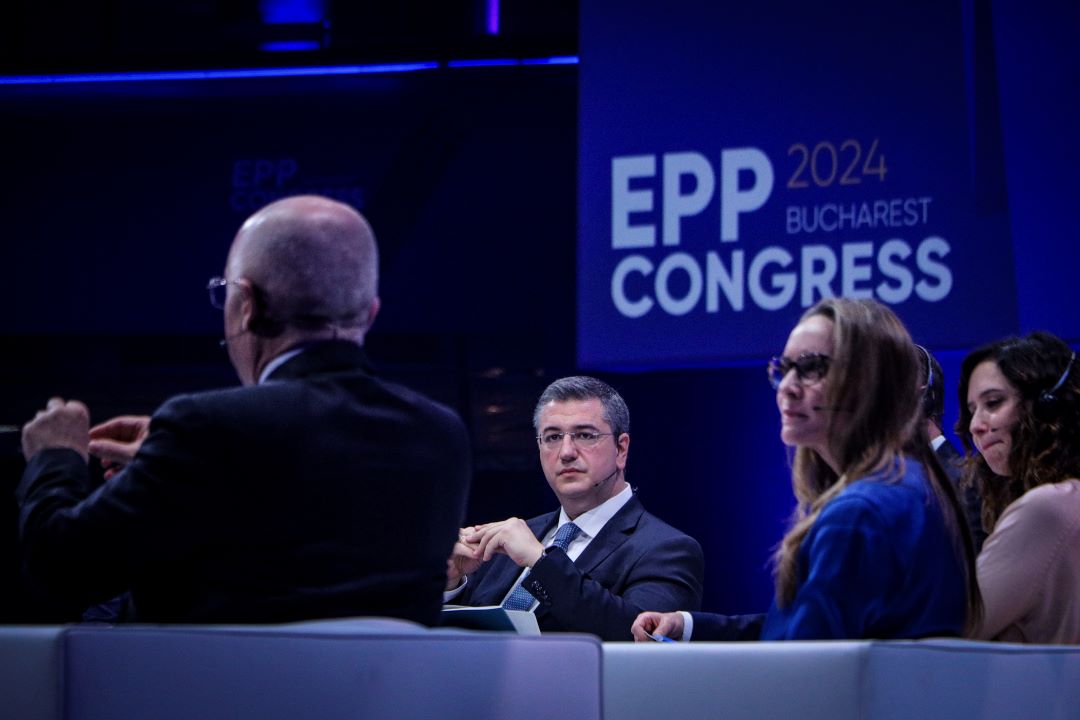 Ο Απ. Τζιτζικώστας στο συνέδριο του Ευρωπαϊκού Λαϊκού Κόμματος: «Κλειδί ...