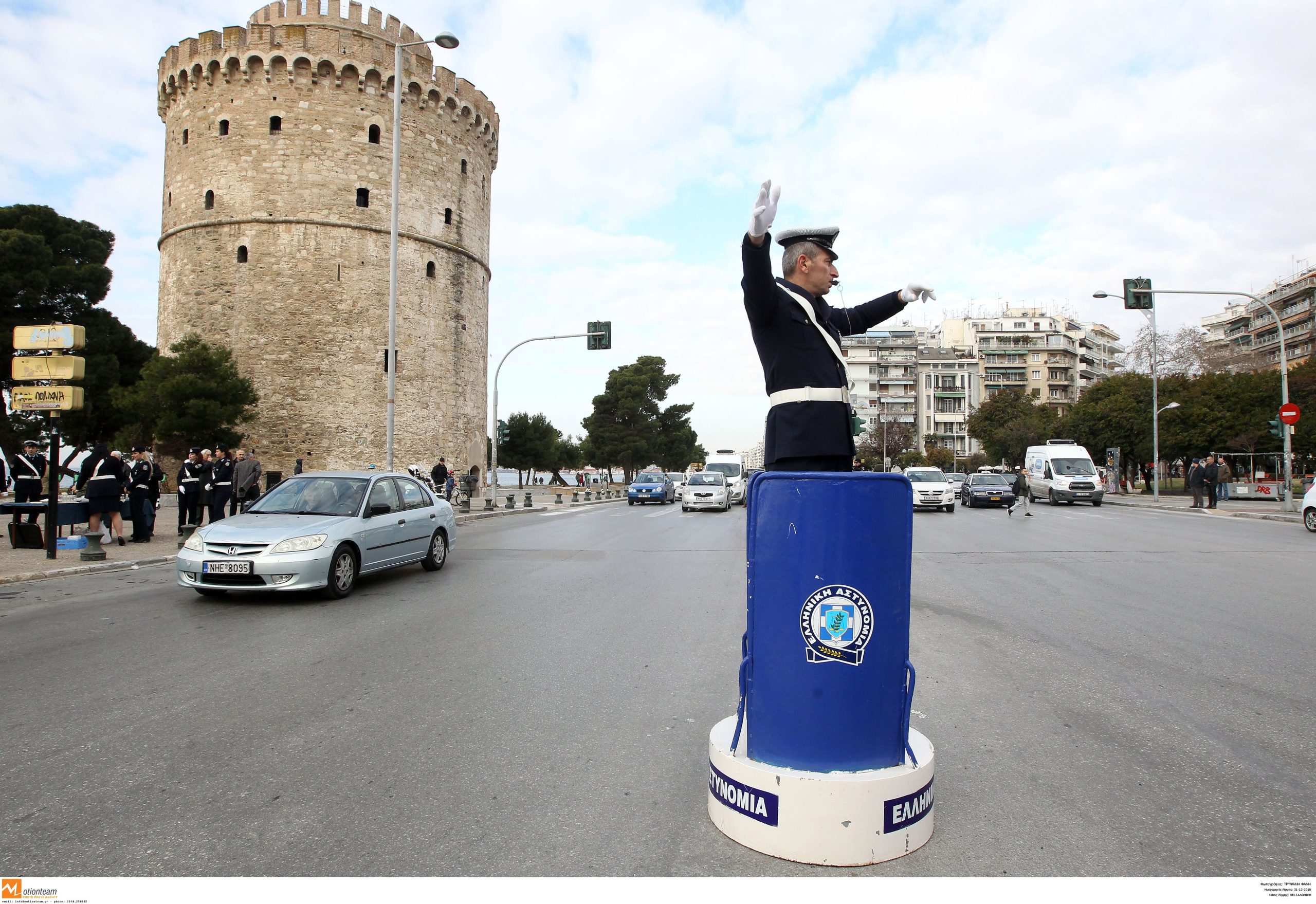 Θεσσαλονίκη: O τροχονόμος με το βαρέλι του επιστρέφει στον Λευκό Πύργο ...